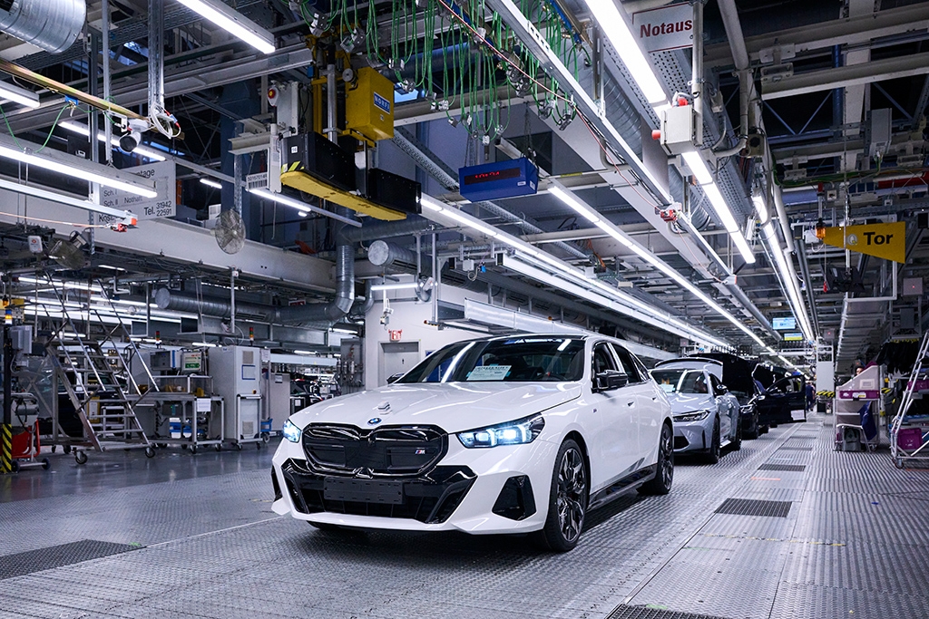 Plant Dingolfing kicks off production of the all-electric i5 - Sgcarmart