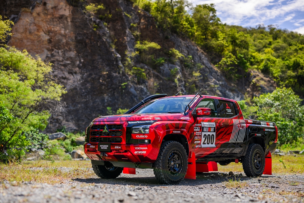 Mitsubishi reveals new Triton Rally Car - Sgcarmart