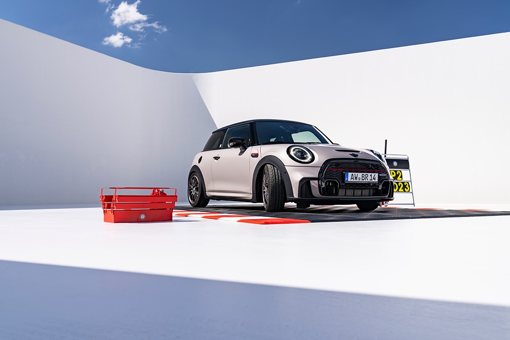 MINI reveals new John Cooper Works Bulldog Racing Edition - Sgcarmart