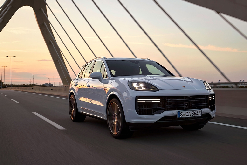 Porsche Unveils New Cayenne Turbo E Hybrid Sgcarmart