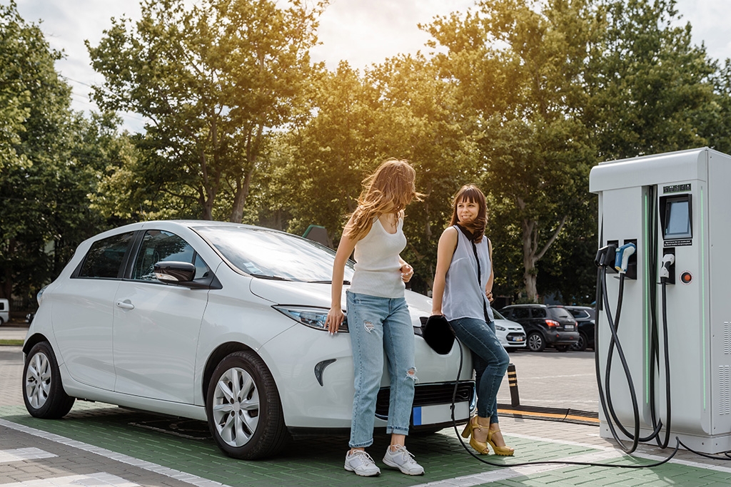 What makes an electric-vehicle early adopter? - Sgcarmart