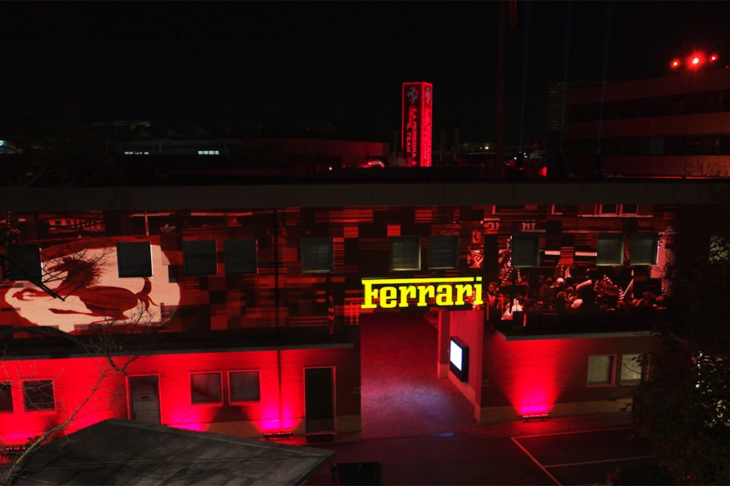 Maranello puts on a light show dedicated to Ferrari's staff - Sgcarmart