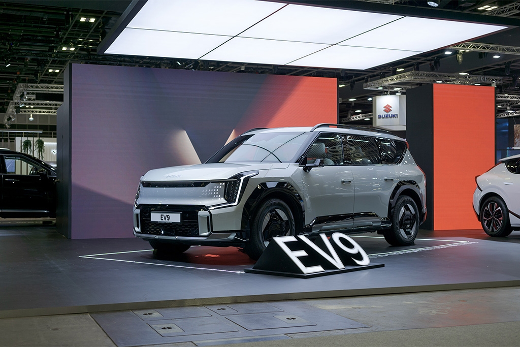 Kia Singapore heralds new era in with stunning, boxy Kia EV9 - Sgcarmart