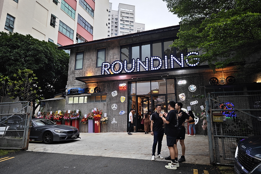 Rounding cafe and 99Bends racing simulator studio opens - Sgcarmart
