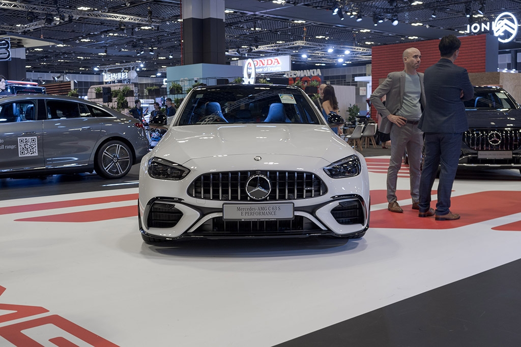 Mercedes-AMG launches two electrified models at Suntec - Sgcarmart