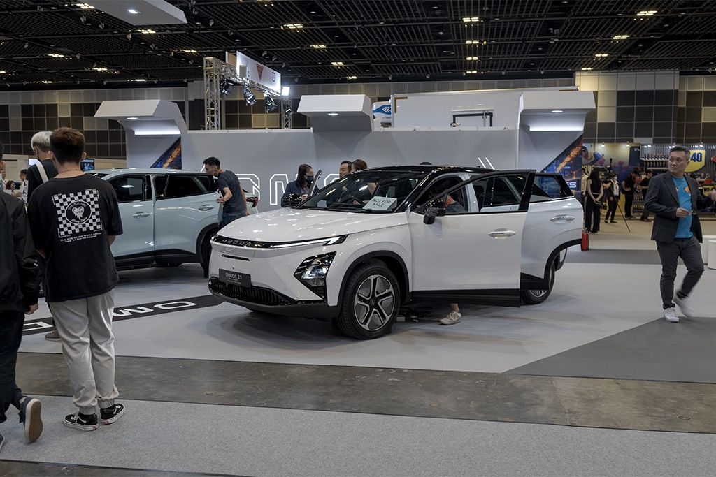Omoda E5 teased at Motor Show, showroom to be ready by March - Sgcarmart