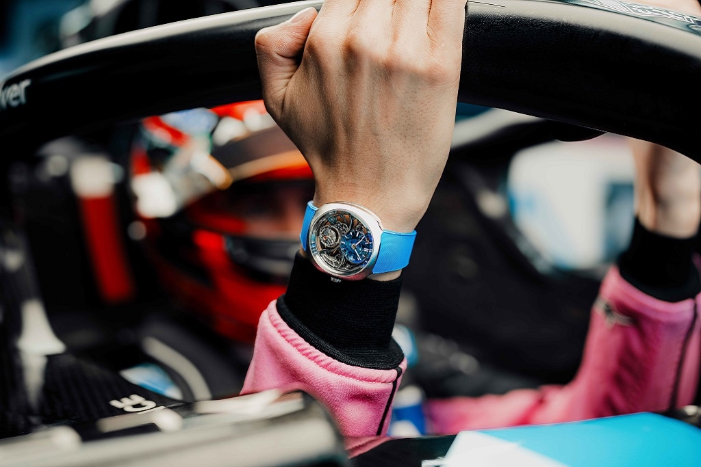 H. Moser & Cie. and Alpine join hands for exclusive watch - Sgcarmart
