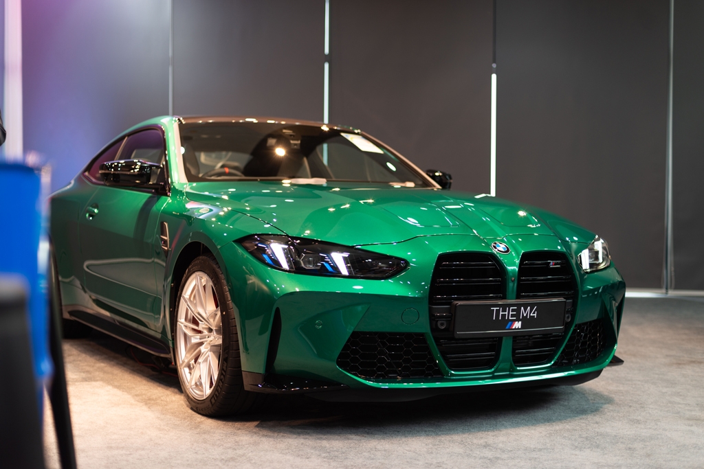 Facelifted BMW 4 Series and M4 models launched in Singapore - Sgcarmart