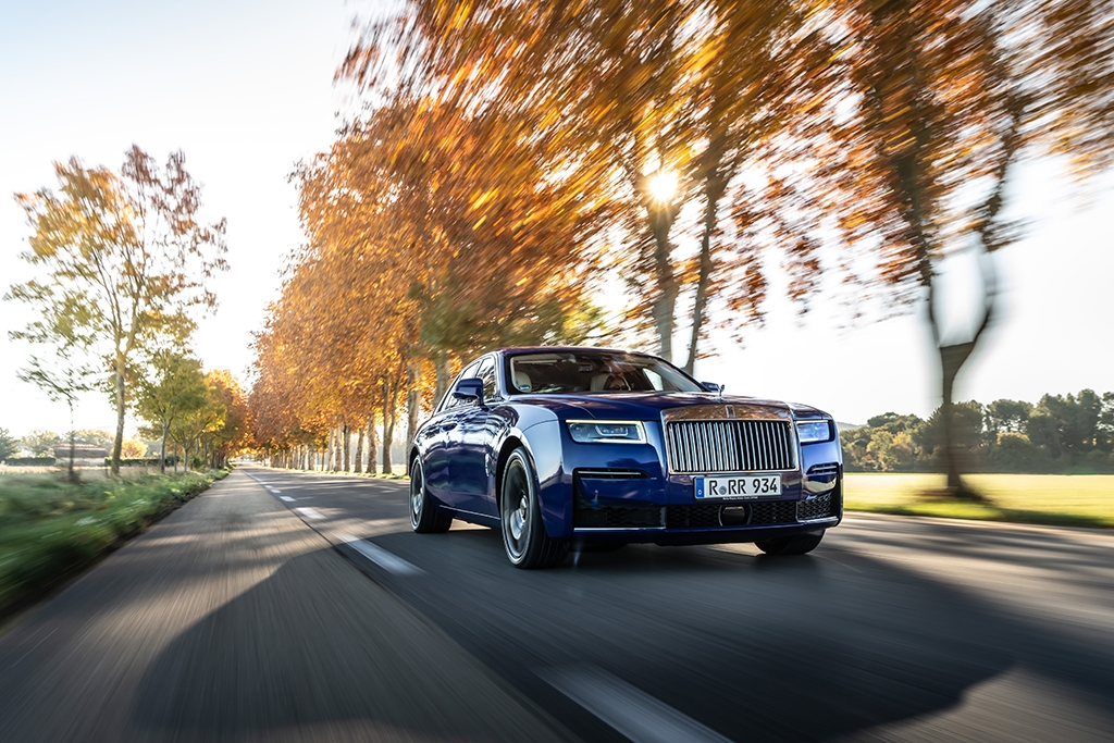 Rolls-Royce welcomes its new apprentices - Sgcarmart