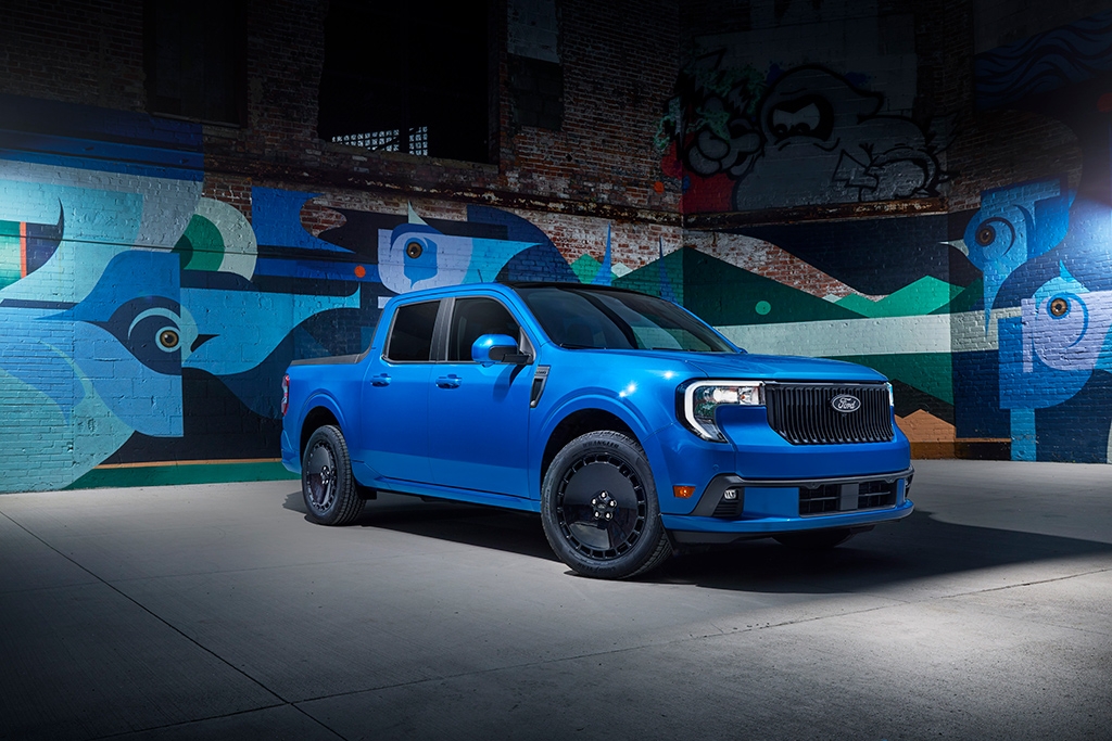 Ford reveals Maverick Lobo inspired by 1980s street trucks - Sgcarmart