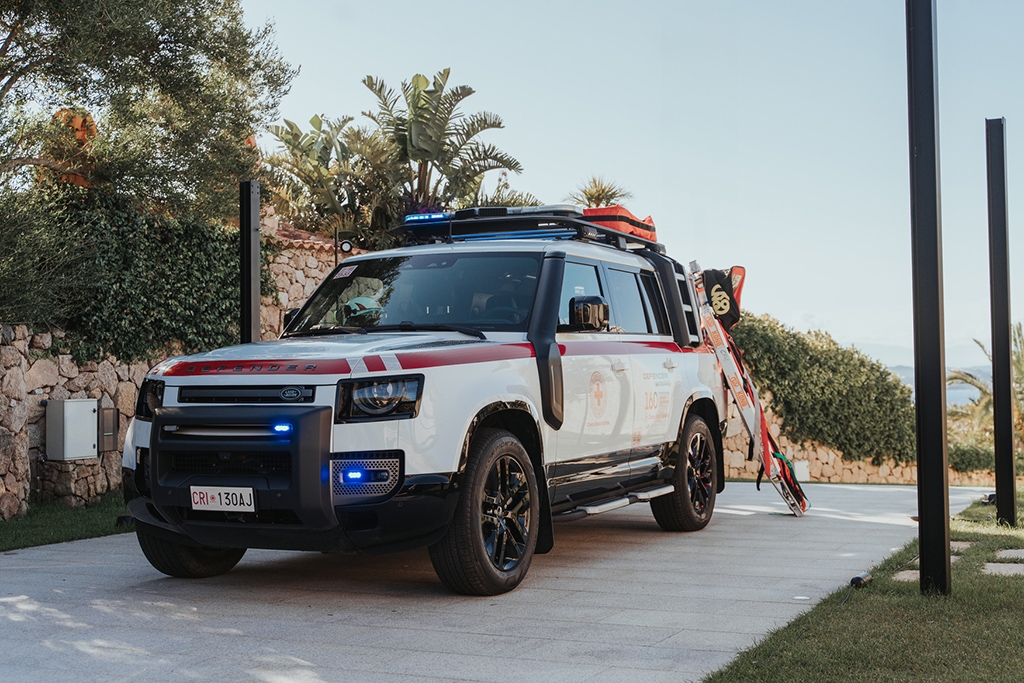 Land Rover marks 70 years of partnership with the Red Cross - Sgcarmart