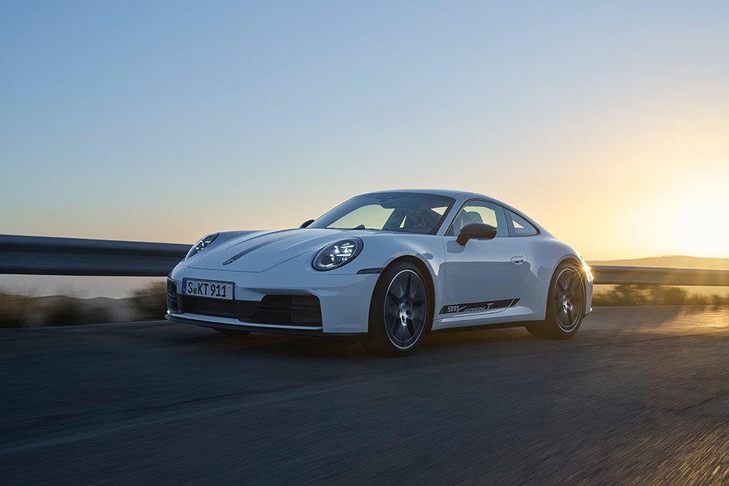 Porsche unveils new 911 Carrera T: Lighter, and manual-only - Sgcarmart