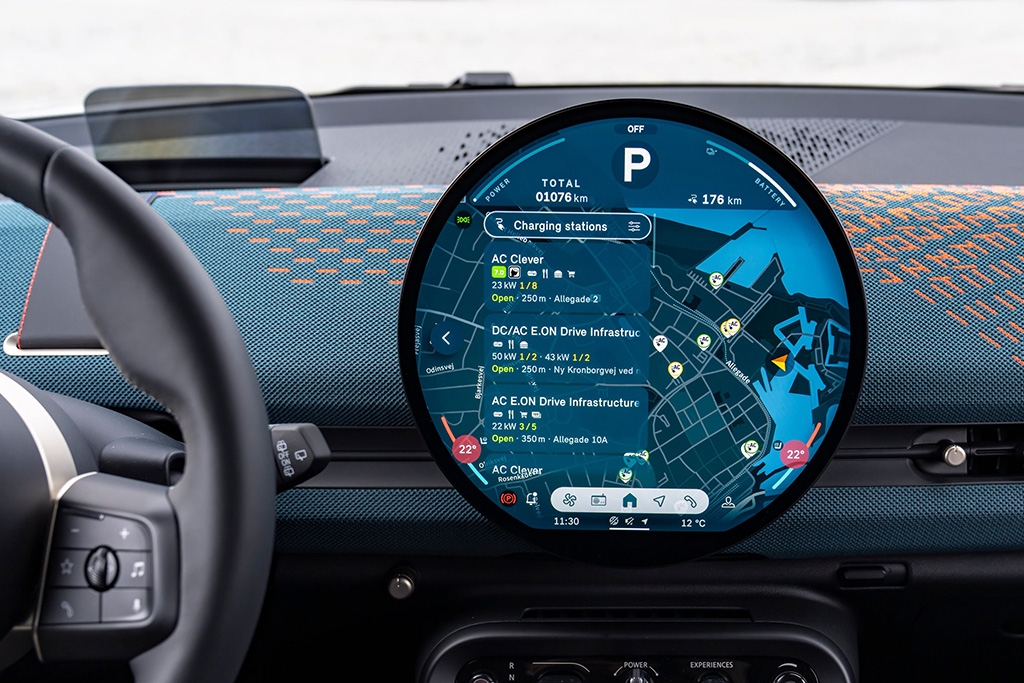 MINI's circular in-car OLED display now supports Parkopedia - Sgcarmart