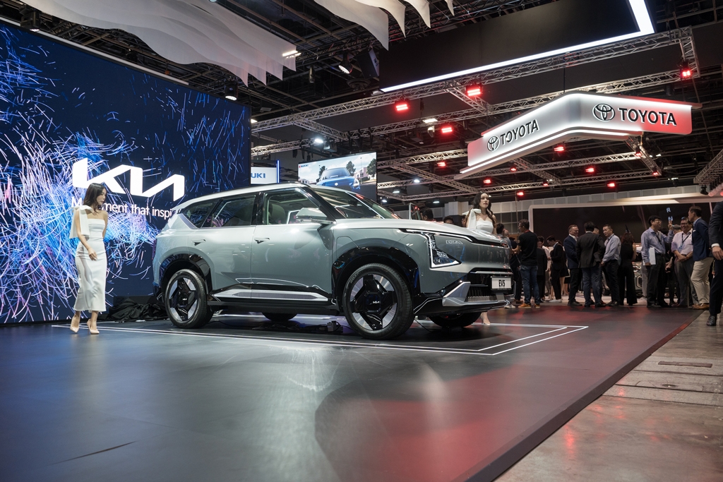 Made-in-Singapore Kia EV5 debuts at Motor Show 2025 - Sgcarmart