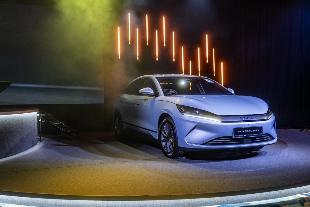 BYD launches the new Seal 6 EV in Singapore - Sgcarmart