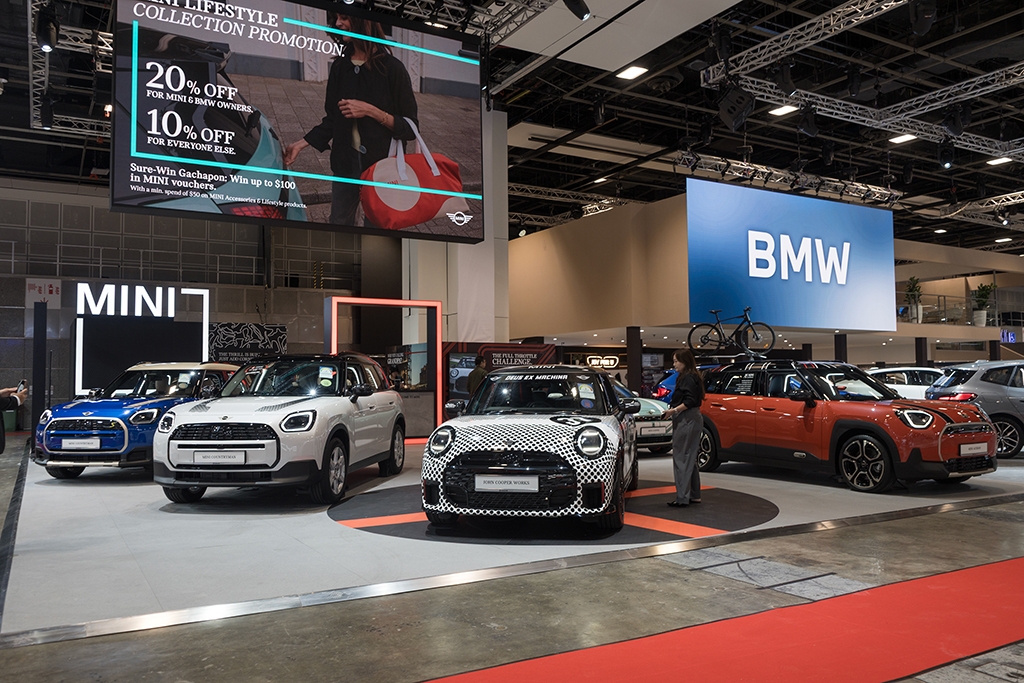 MINI showcases JCW with special livery at motor show - Sgcarmart