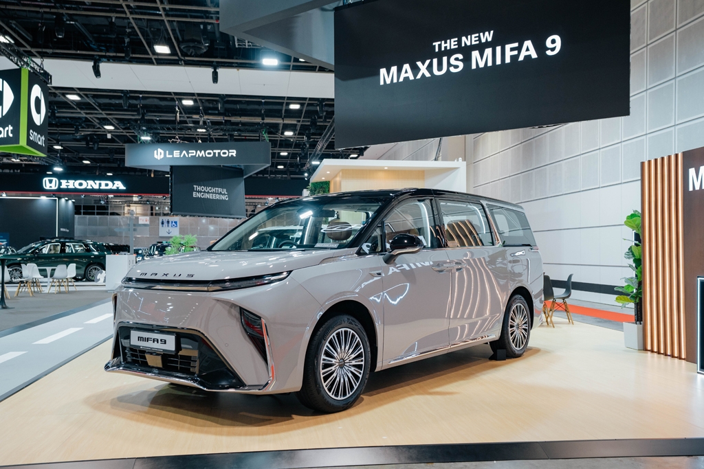 Facelifted Maxus MIFA 9 previewed in Singapore - Sgcarmart