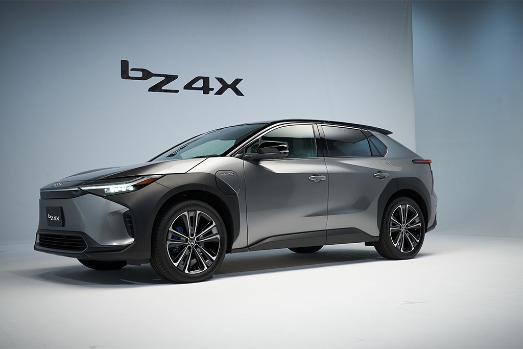 First Toyota bZ4X Robotaxi rolls off the production line - Sgcarmart