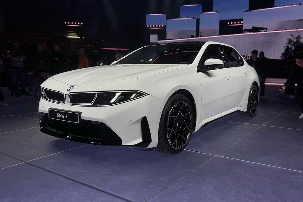 BMW reveals all-new i3 sedan: Most exciting 3 Series yet? - Sgcarmart